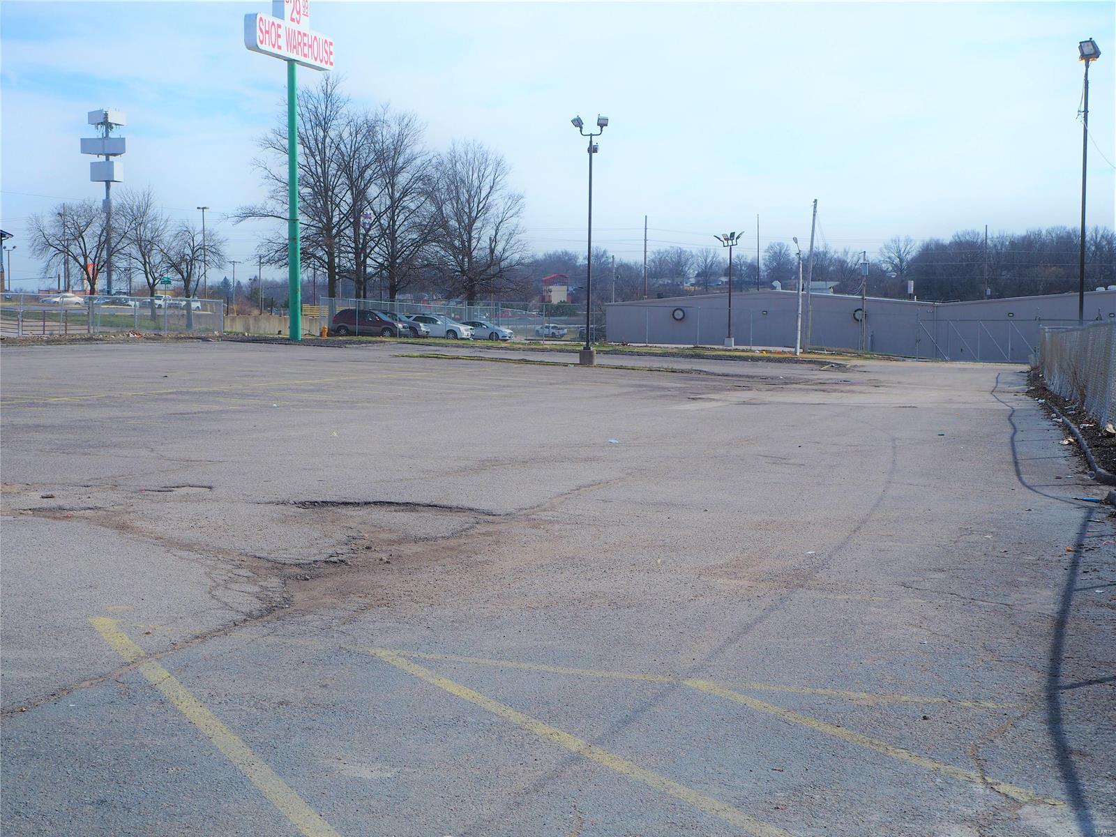 2805 Target St Louis, MO 63136 - MLS# 23014585