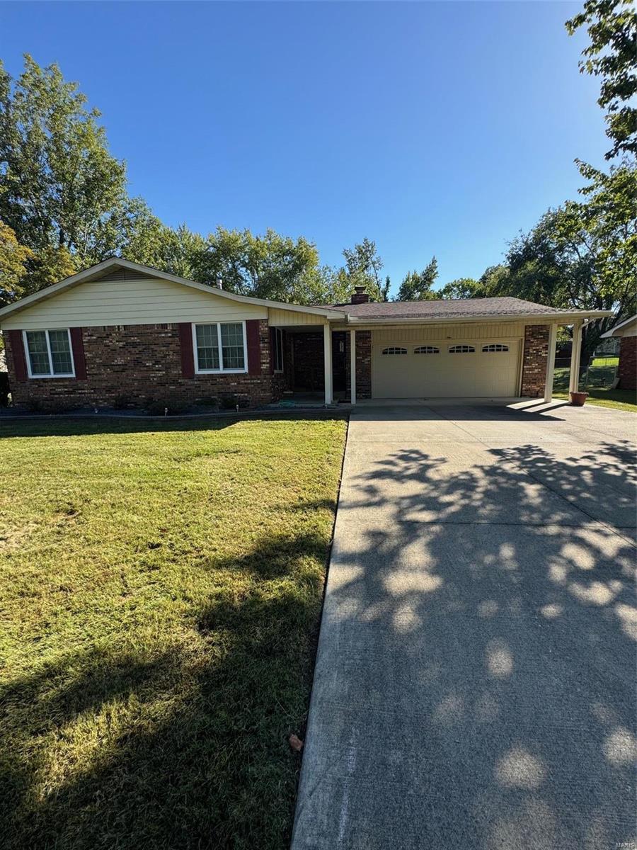 9 Adams Dr Dexter, MO 63841 - MLS# 24062834